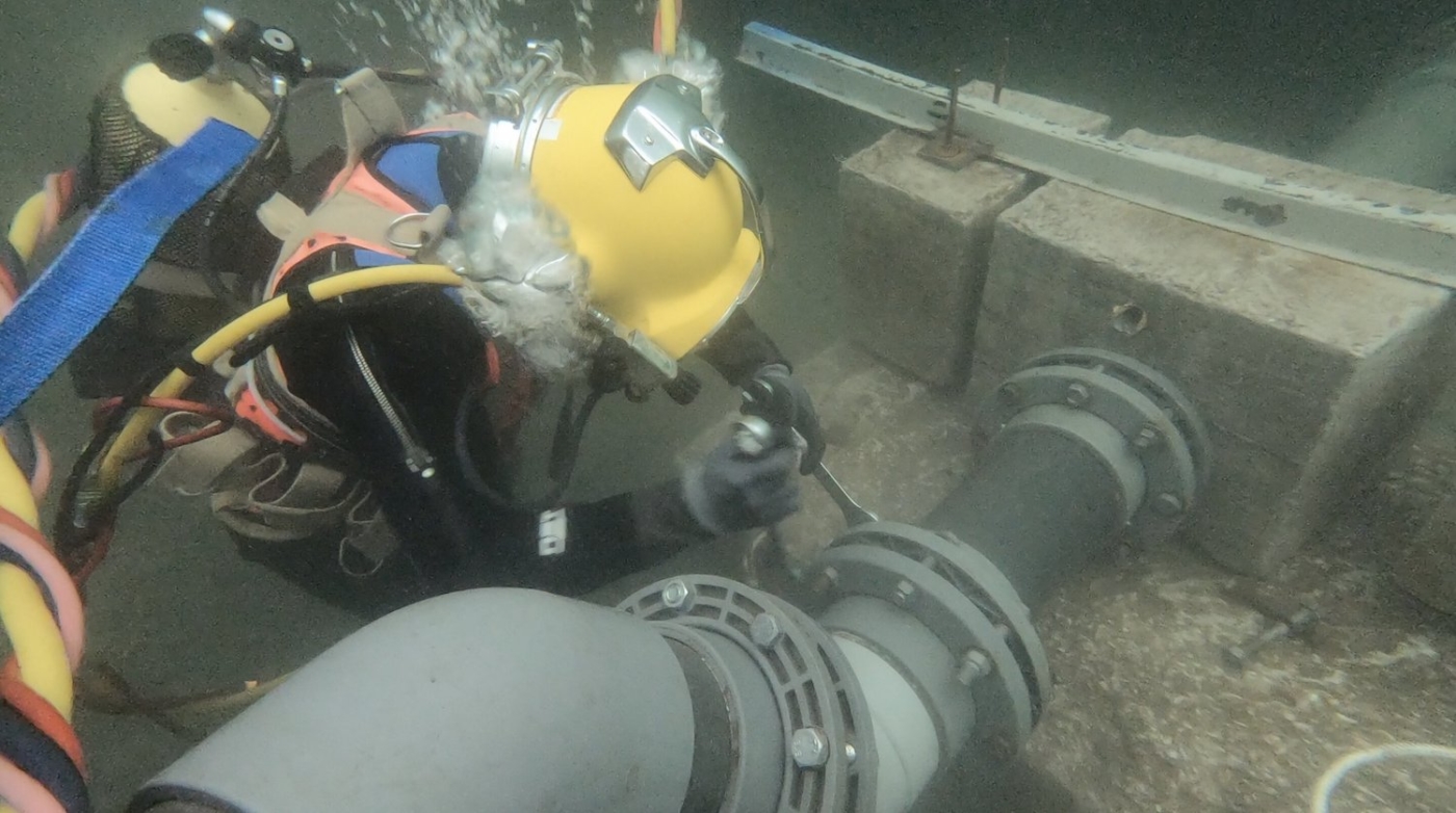Reportage : plongée en Méditerranée avec un scaphandrier