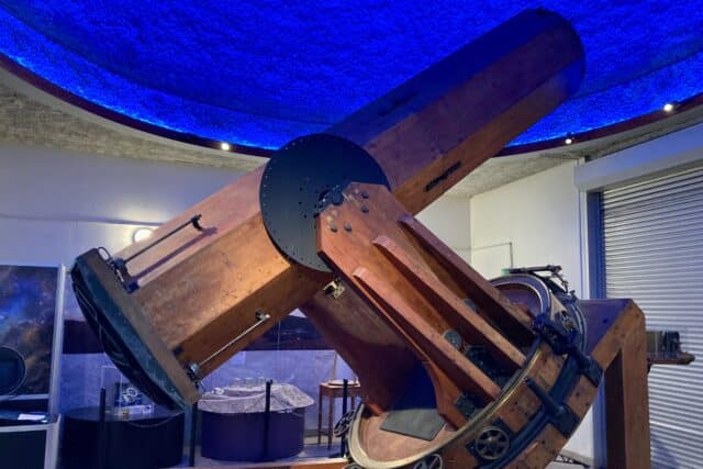 Vidéo | À la découverte d'un télescope vieux de 160 ans au planétarium ...