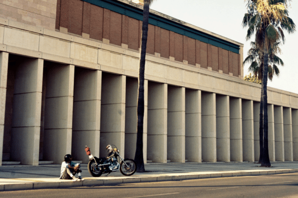 Une exposition aux airs de Californie s’installe au Sofitel Marseille ...