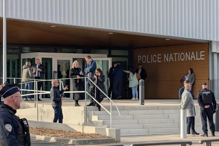 À Marseille, Emmanuel Macron inaugure le nouveau commissariat des 13e-14e