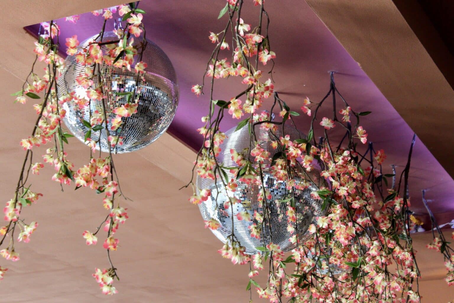 Bienvenue au Populo, la nouvelle grande halle alimentaire du quai de la ...