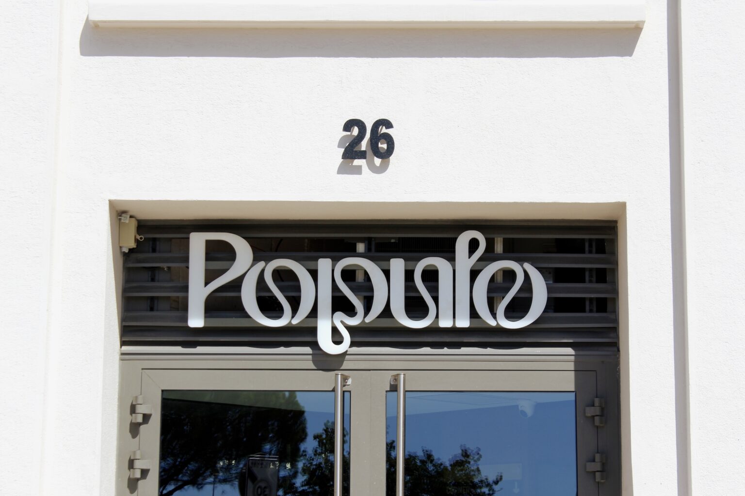 Bienvenue au Populo, la nouvelle grande halle alimentaire du quai de la ...