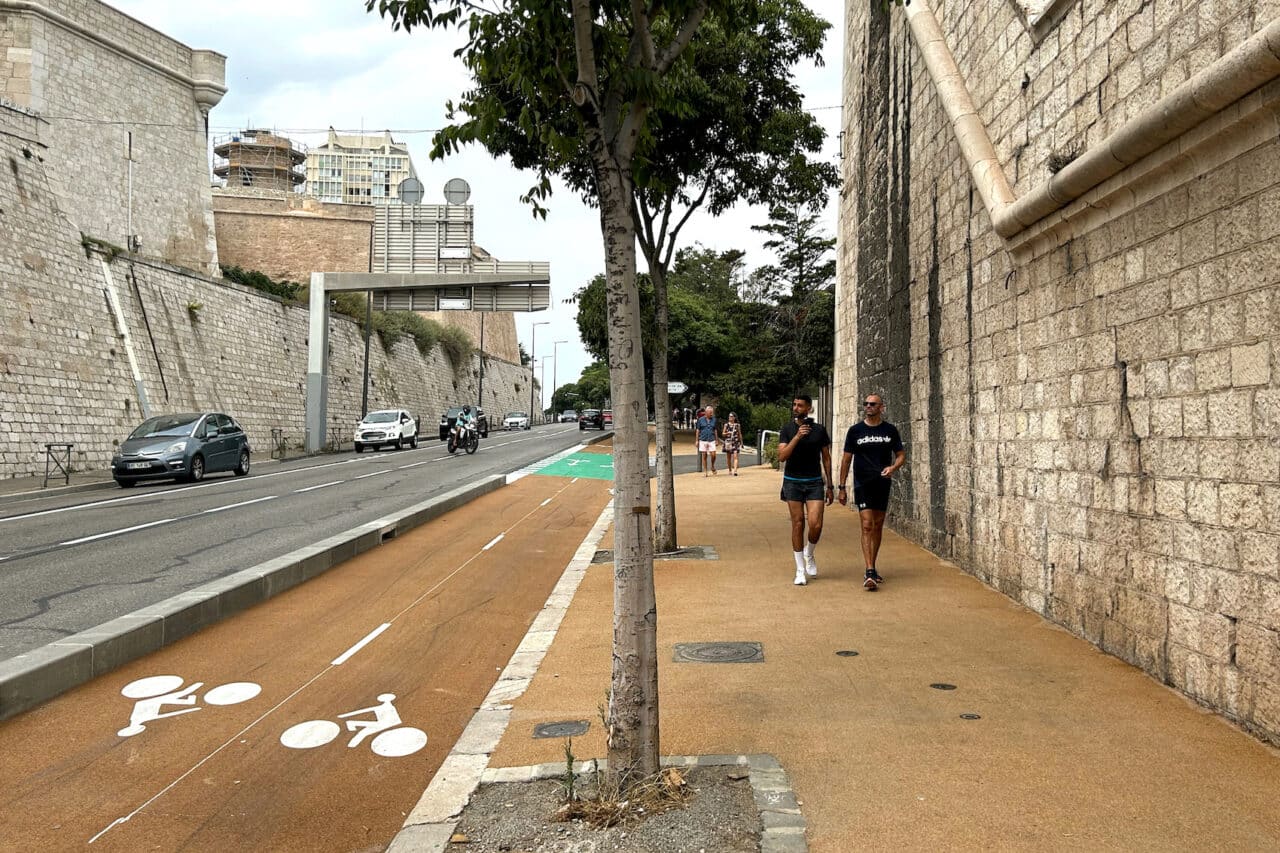 En images | La piste cyclable du Vieux-Port aux Catalans ouvre au public