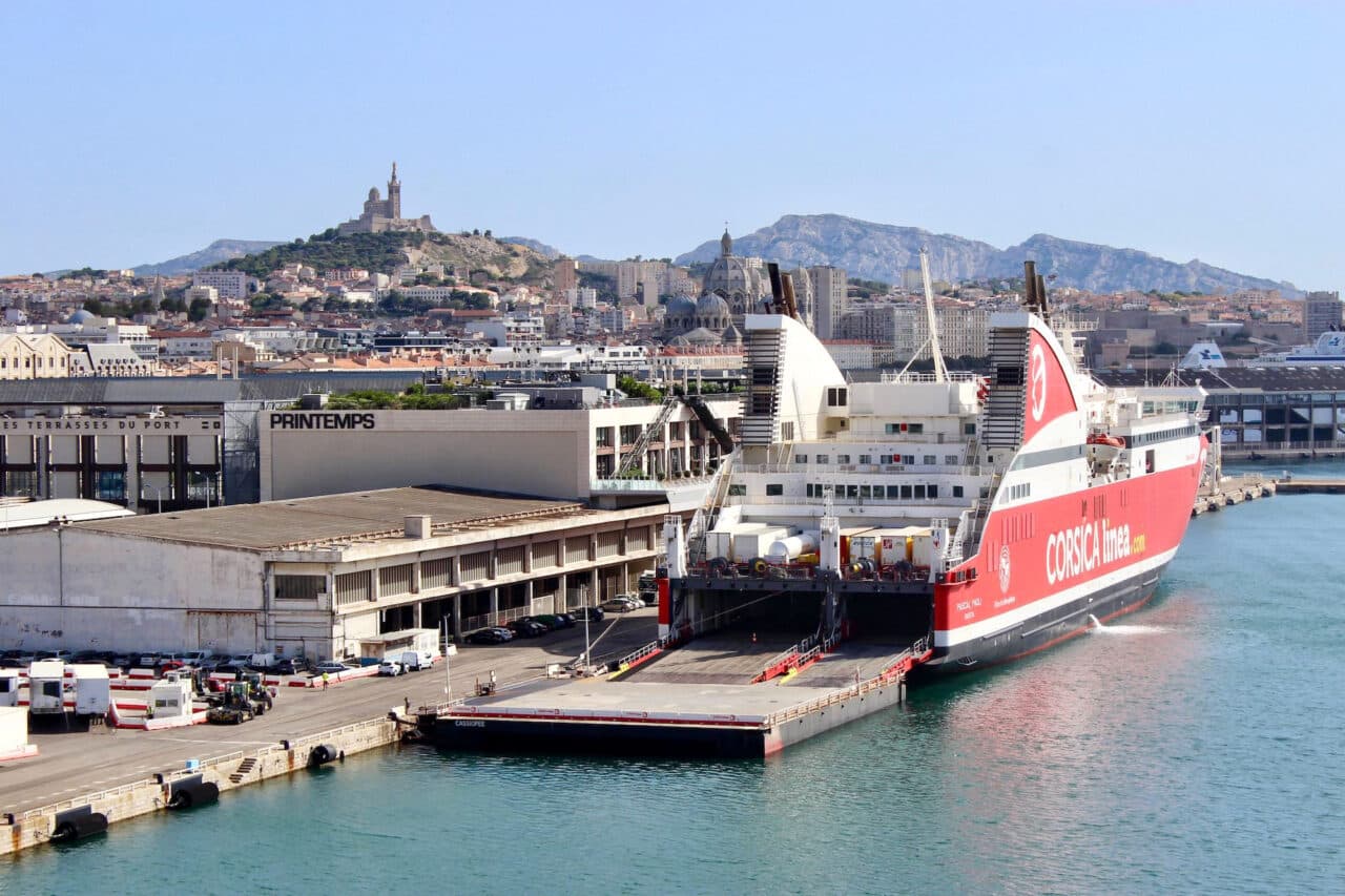Atmosud va analyser plus précisément la pollution des navires à Marseille