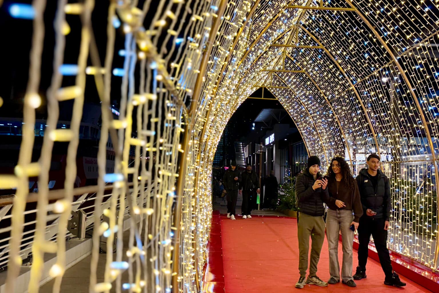 Raclette face à la mer, illuminations, marchés locaux… les Terrasses du ...